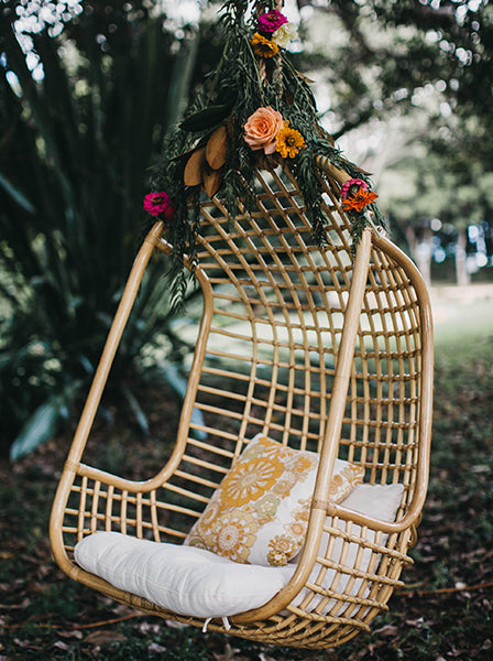 Hanging Chairs – Trader Trove